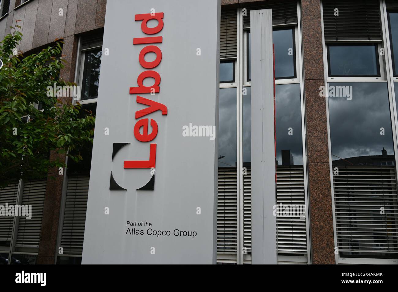 Logo, Schriftzug der Firma Leybold Vacuum die zum schwedischen ...