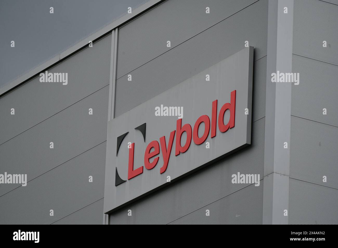 Logo, Schriftzug der Firma Leybold Vacuum die zum schwedischen ...