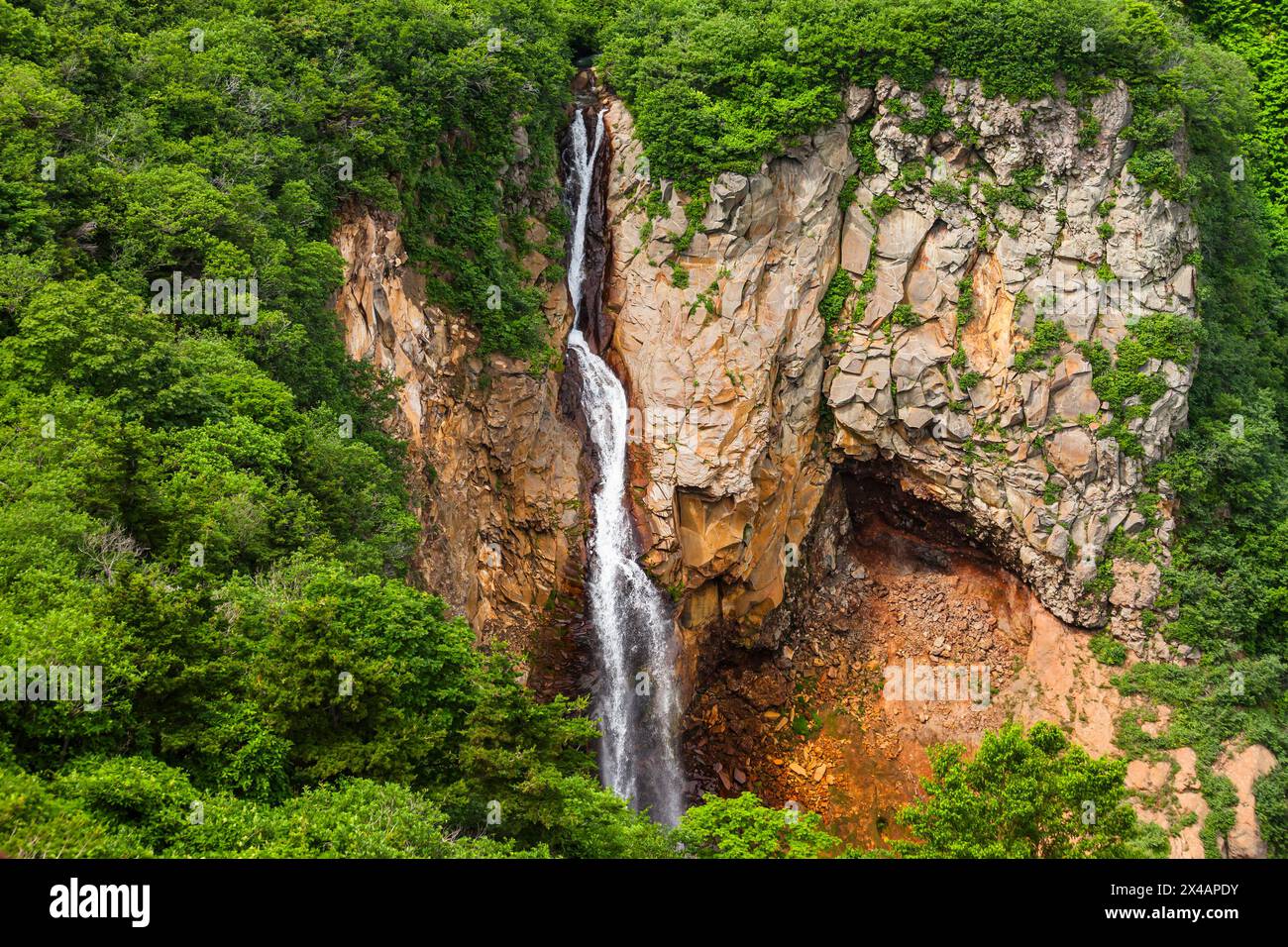 Kaerazu Fall, Kaerazu waterfall, Mount Zao, Komakusadaira Observatory ...
