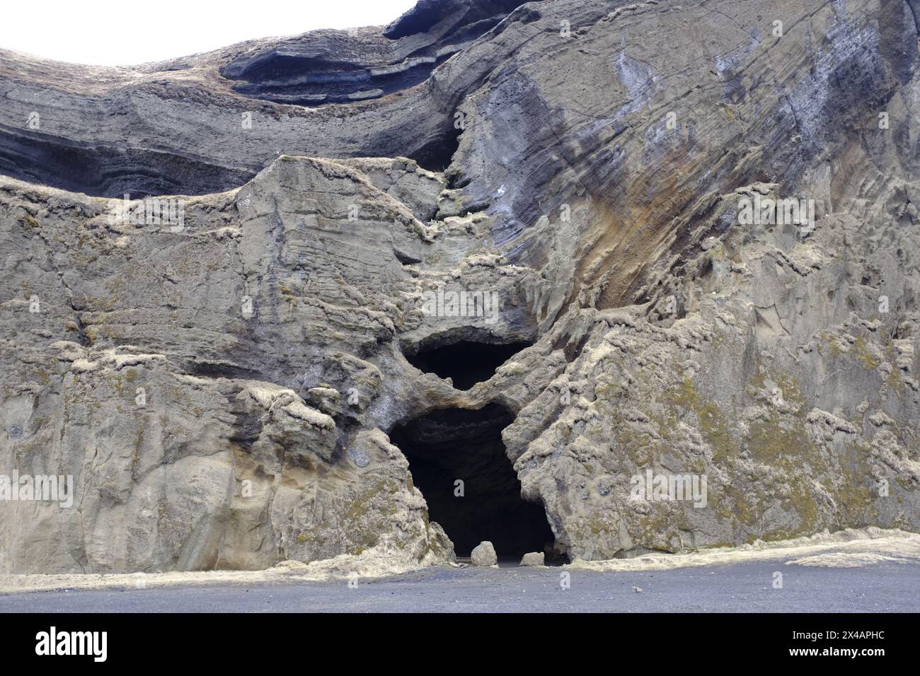 Iceland yoda cave hi-res stock photography and images - Alamy