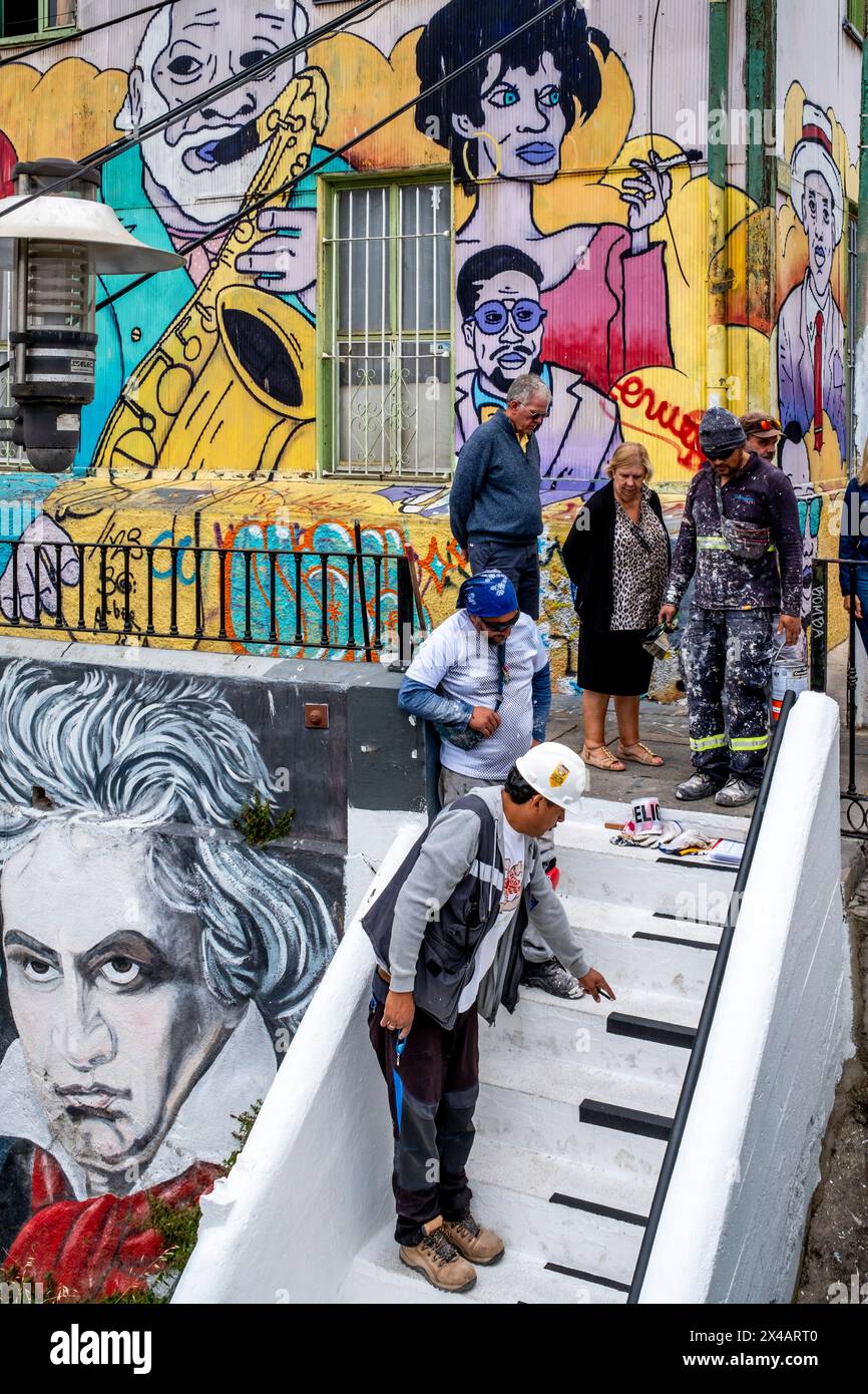 Chile art of workers hi-res stock photography and images - Alamy