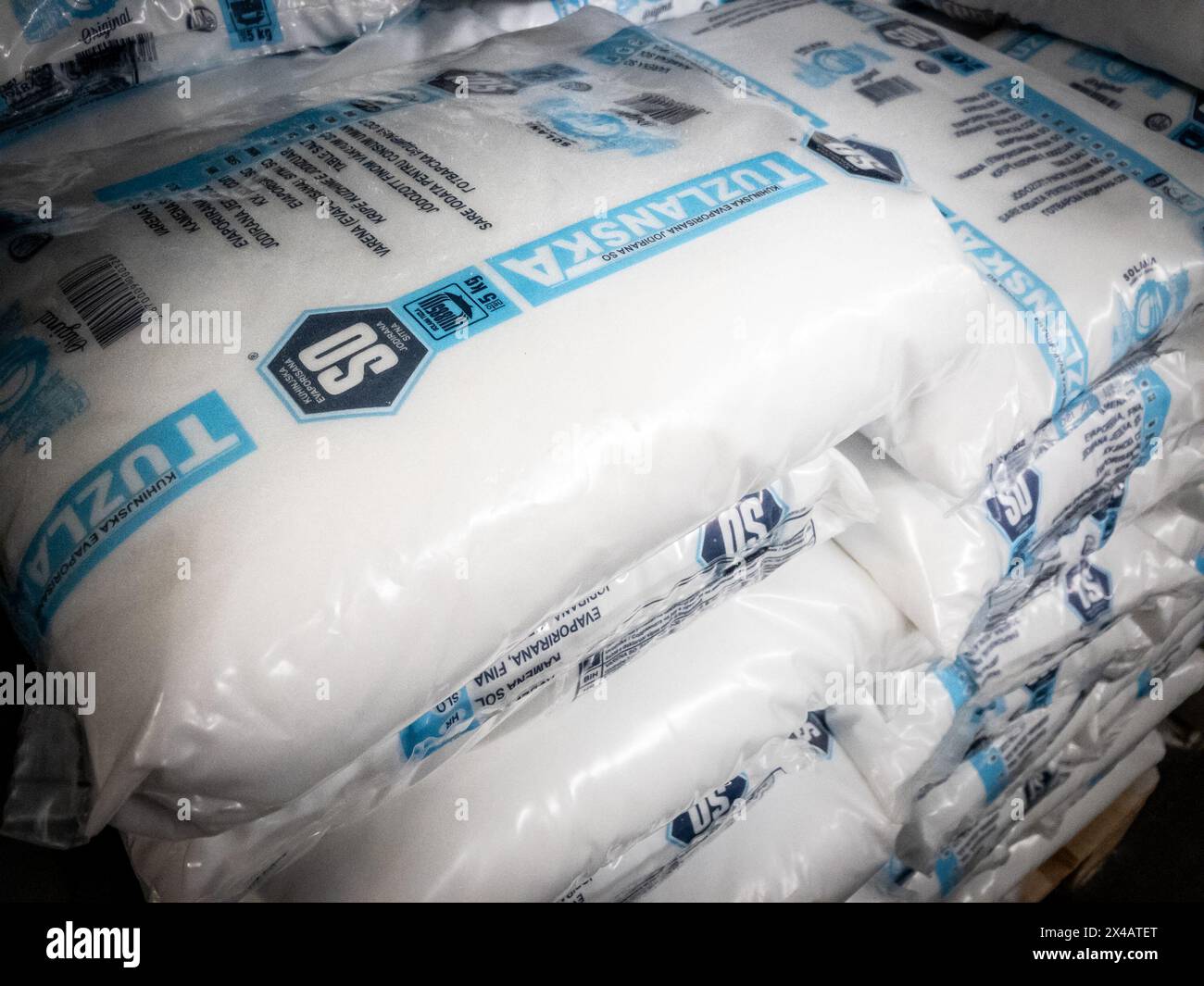 Salt distribution hi-res stock photography and images - Alamy