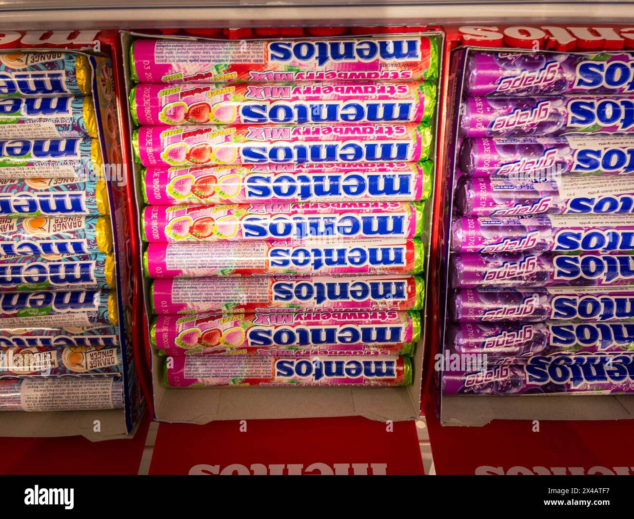Mentos hi-res stock photography and images - Alamy