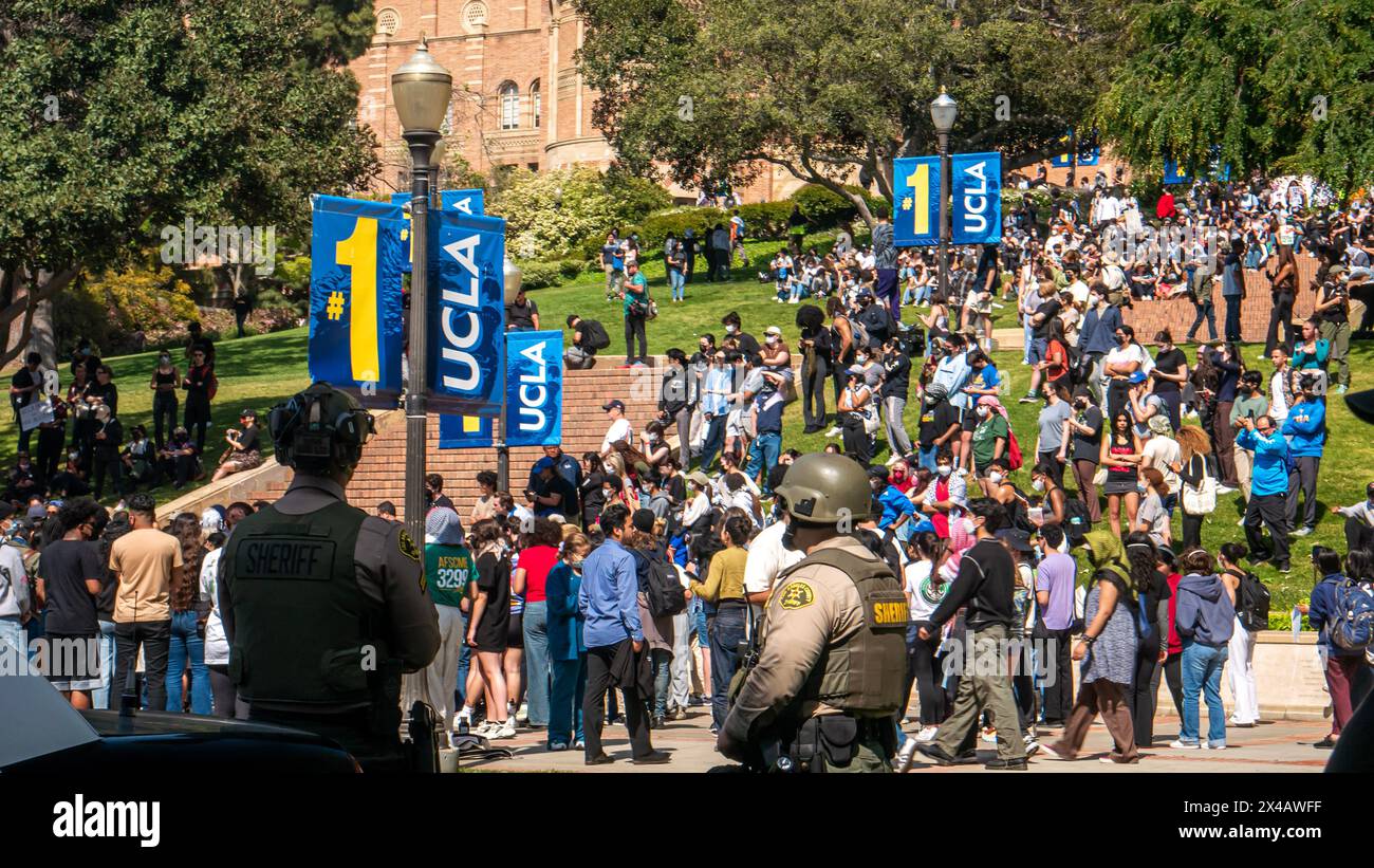 Law quad hi-res stock photography and images - Alamy