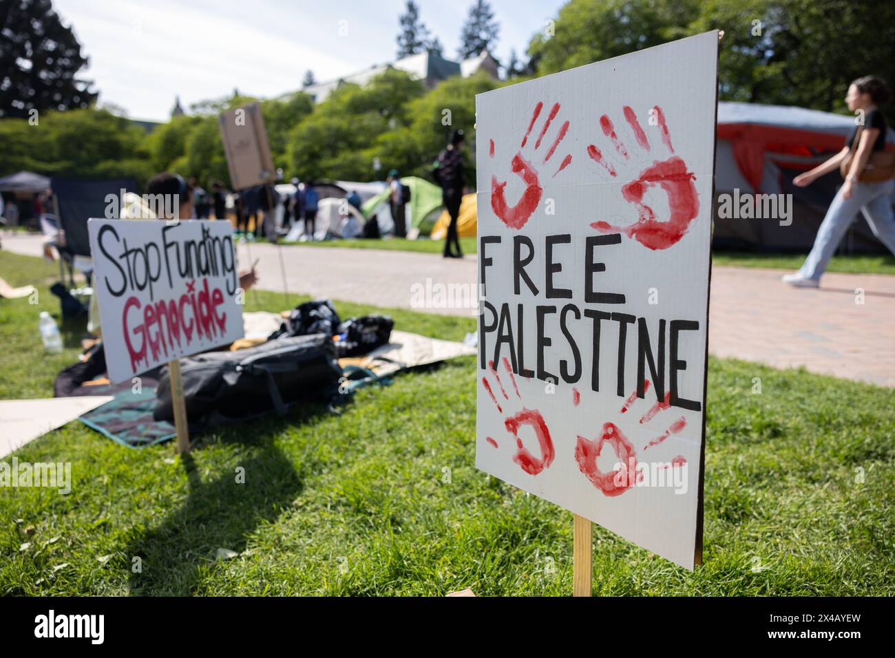 University of Washington Students Expand Protest Encampment Stock Photo ...