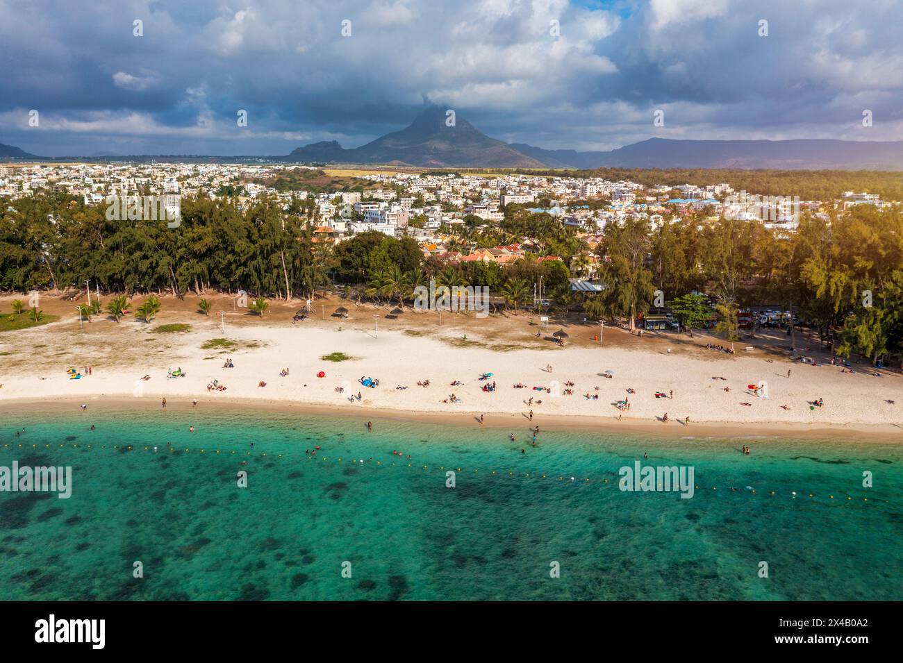 Beach of Flic en Flac with beautiful peaks in the background, Mauritius ...