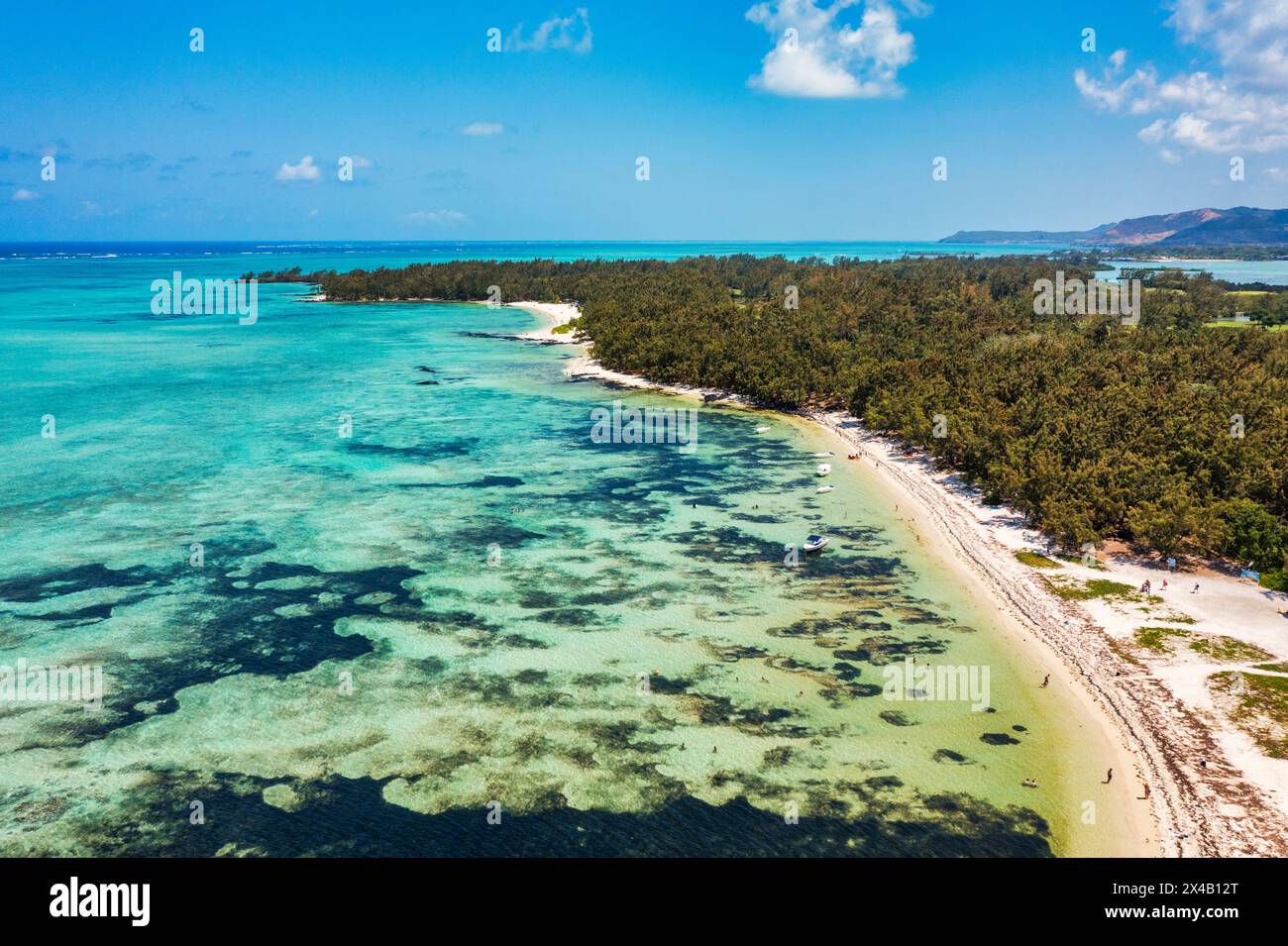 Ile aux Cerfs island with idyllic beach scene, aquamarine sea and soft ...