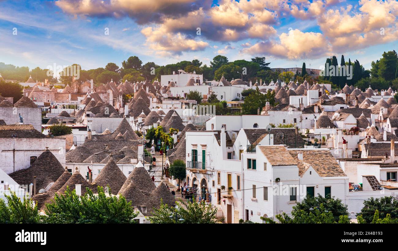 The traditional Trulli houses in Alberobello city, Apulia, Italy ...