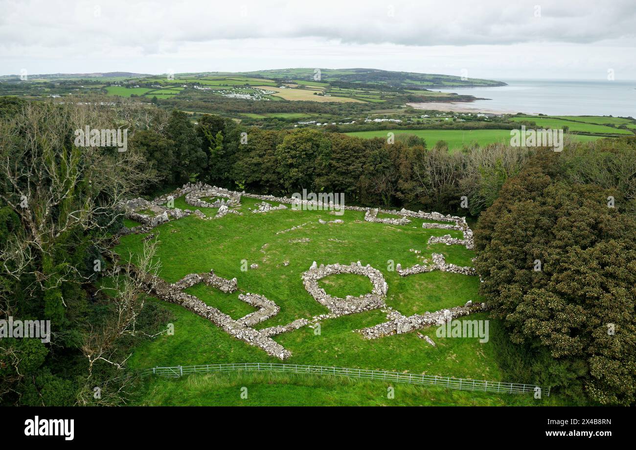 Din Lligwy Iron Age Roman enclosure settlement. Round house and metal ...