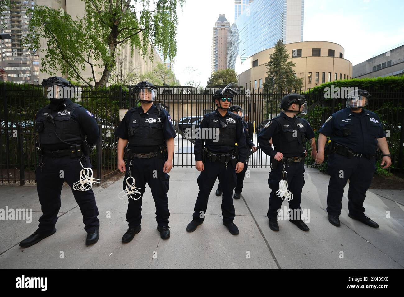 New York, USA. 01st May, 2024. Members of the NYPD in dressed in riot ...