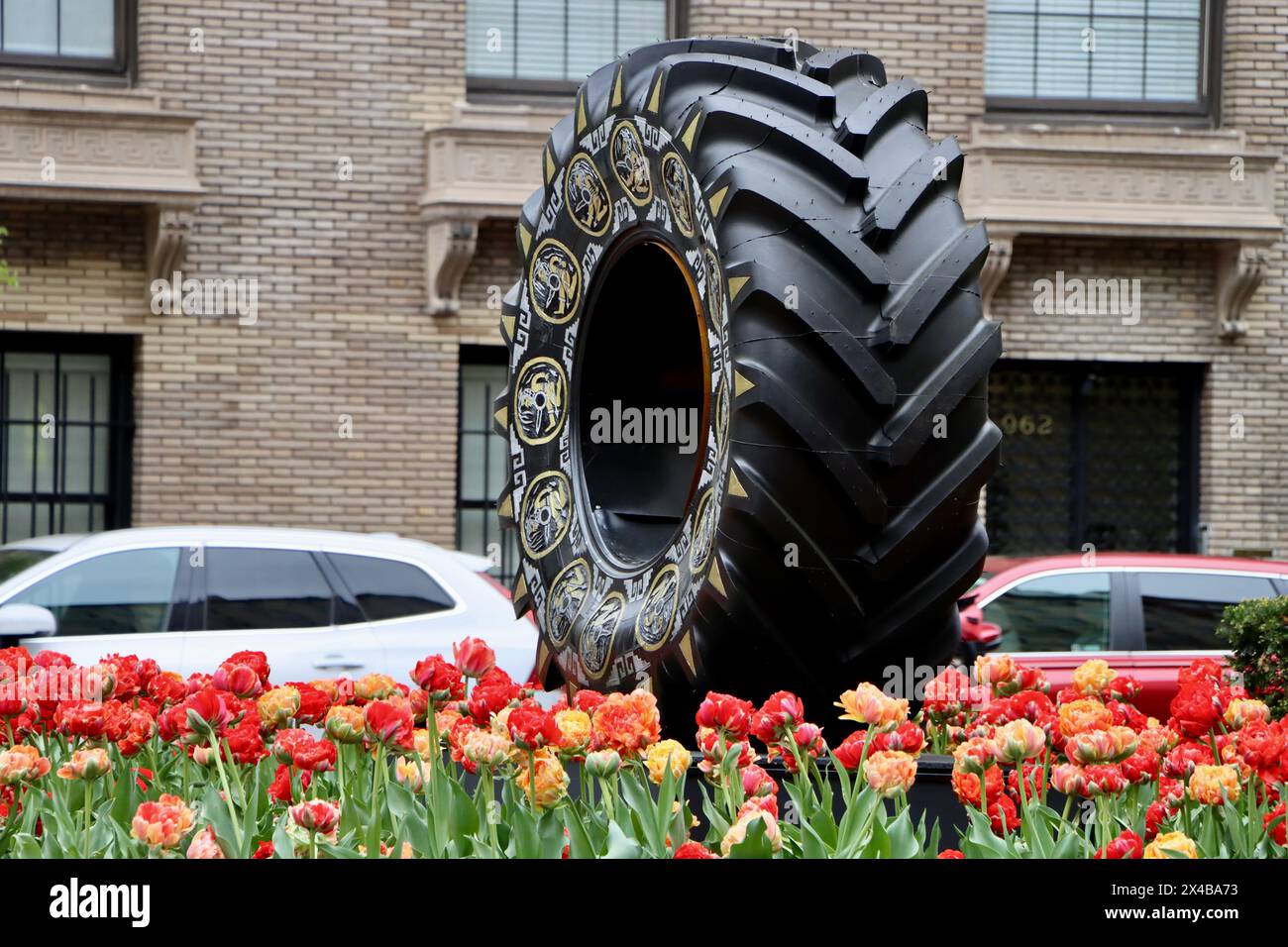 "Traces in Order to Remember" Betsabeé Romero sculpture in tulip garden ...