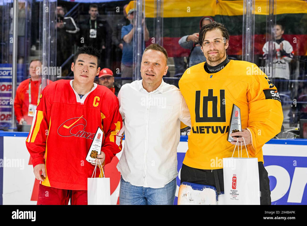Vilnius, Lithuania. 1st May, 2024. China's Chen Zimeng (L) and ...