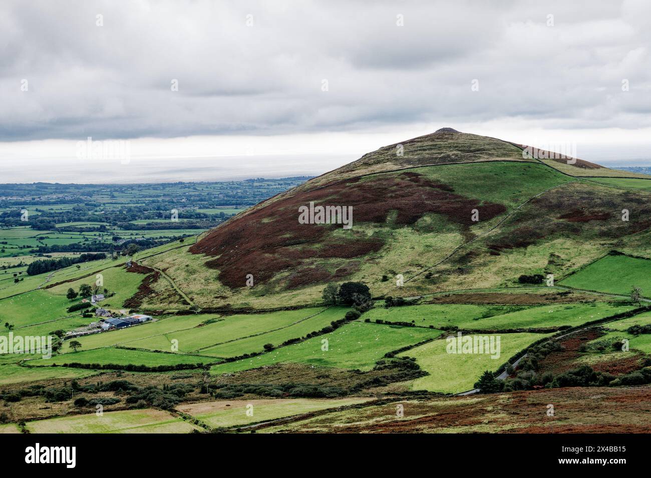 Mynydd Carnguwch Round Barrow. Massive prehistoric Bronze Age stone ...
