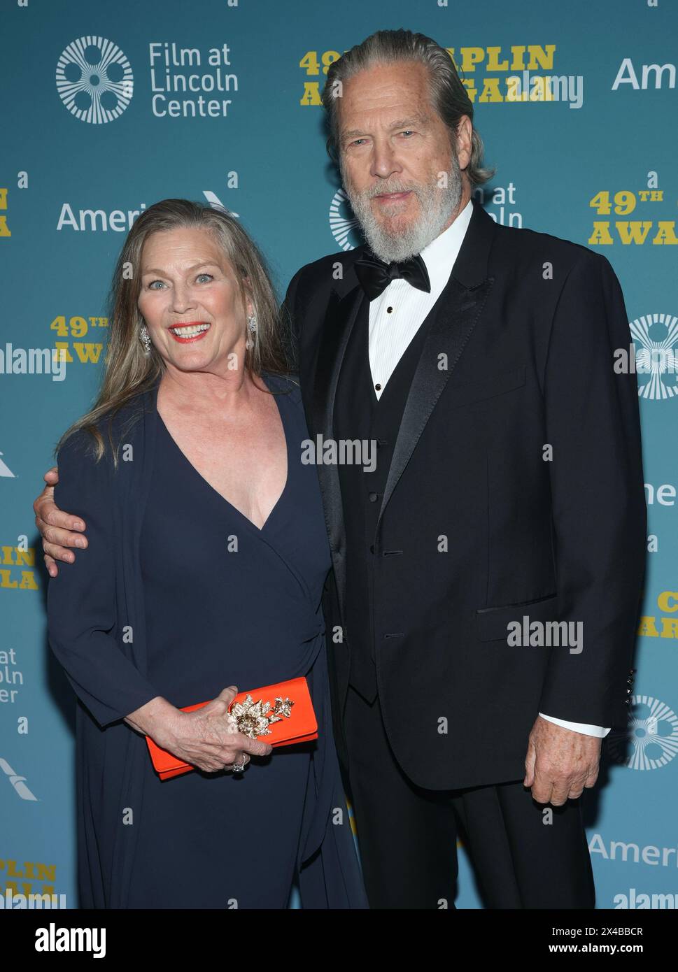 Susan Geston and Jeff Bridges attend the 49th Chaplin Award Honoring ...