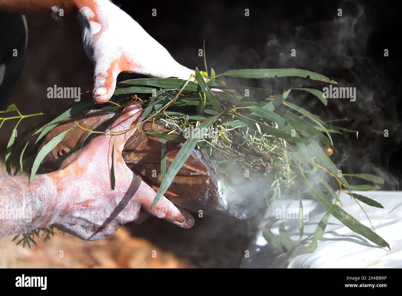 Aboriginal ceremony hi-res stock photography and images - Alamy
