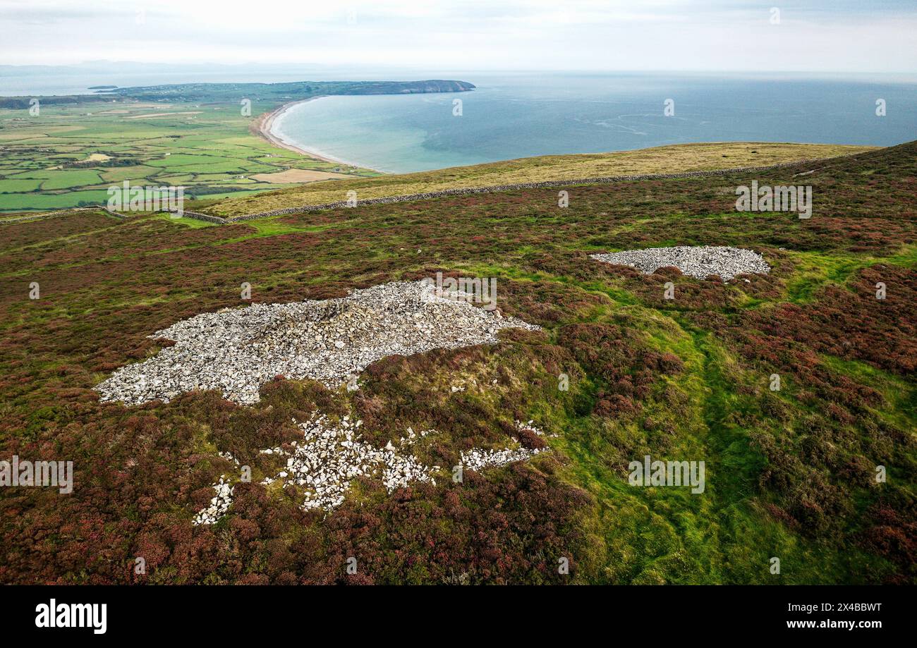 Burial cairns hi-res stock photography and images - Alamy