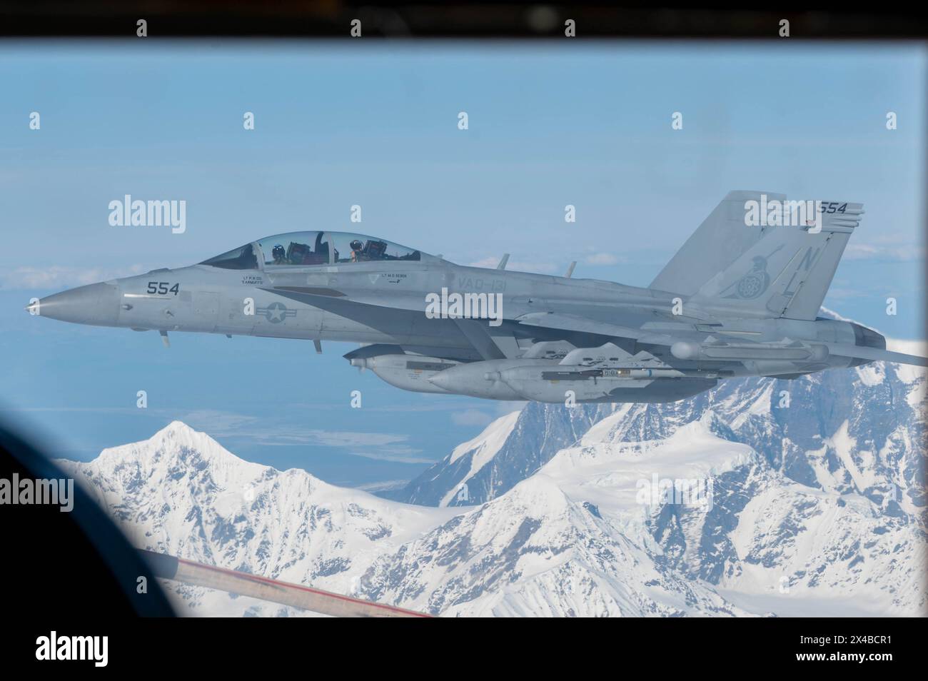 An EA-18G Growler assigned to the Electronic Attack Squadron (VAQ) 131 ...