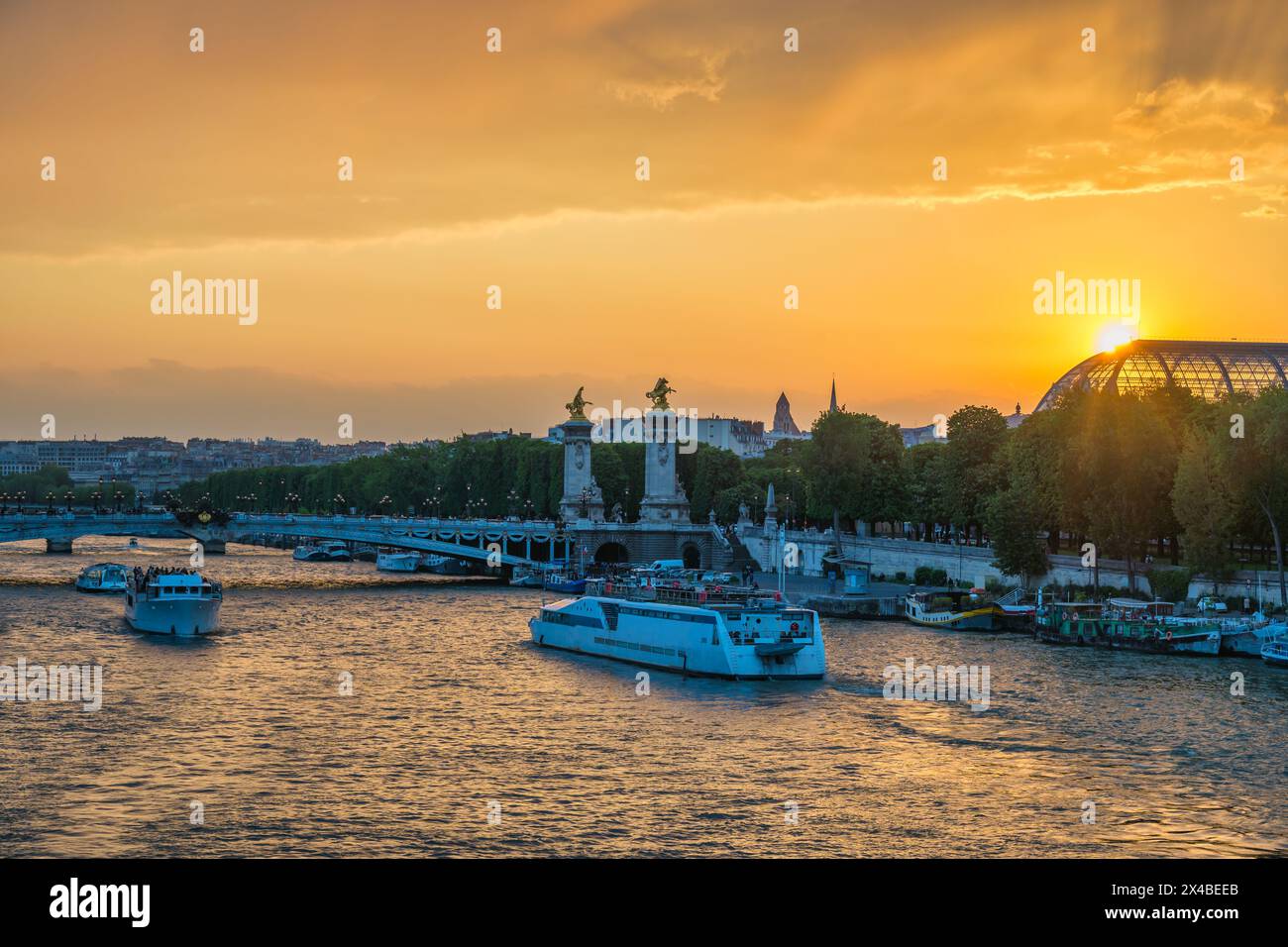 Paris France, city skyline sunset at Seine River with Pont Alexandre ...
