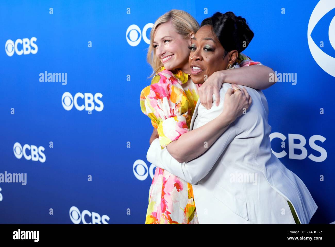 Beth Behrs, left, and Tichina Arnold, cast members in the CBS ...