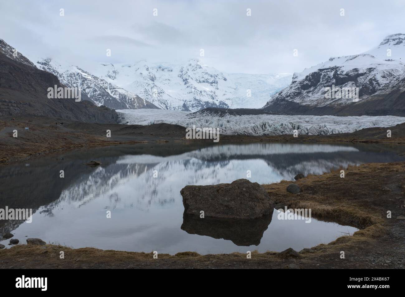 Svinafellsjokull glacier in the Vatnajokull National Park, Iceland ...