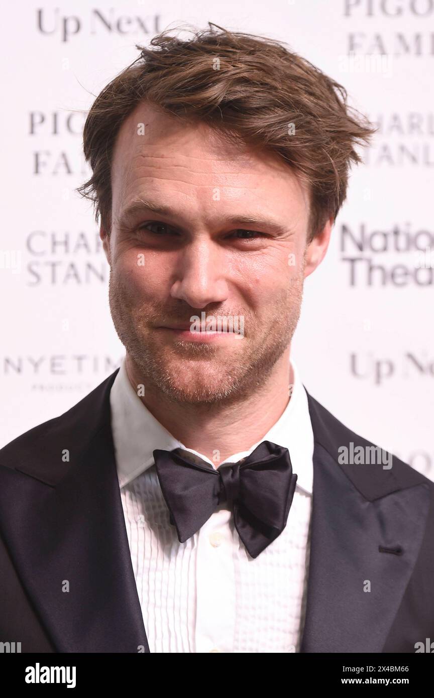 Hugh Skinner bei der National Theatre Up Next Spendengala 2024 im ...