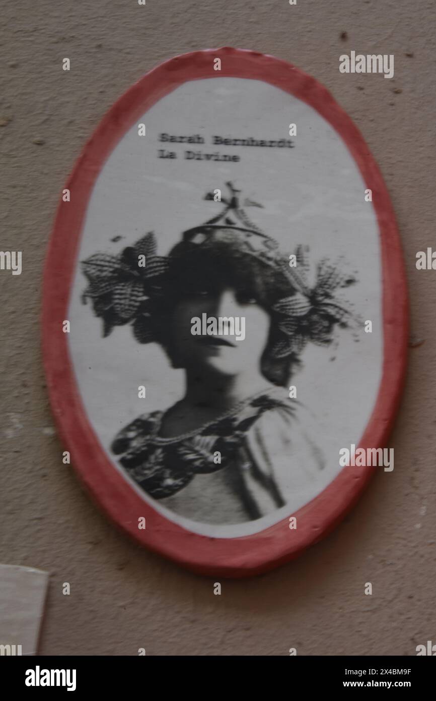 SARAH BERNHARD LA DIVINE Stock Photo - Alamy