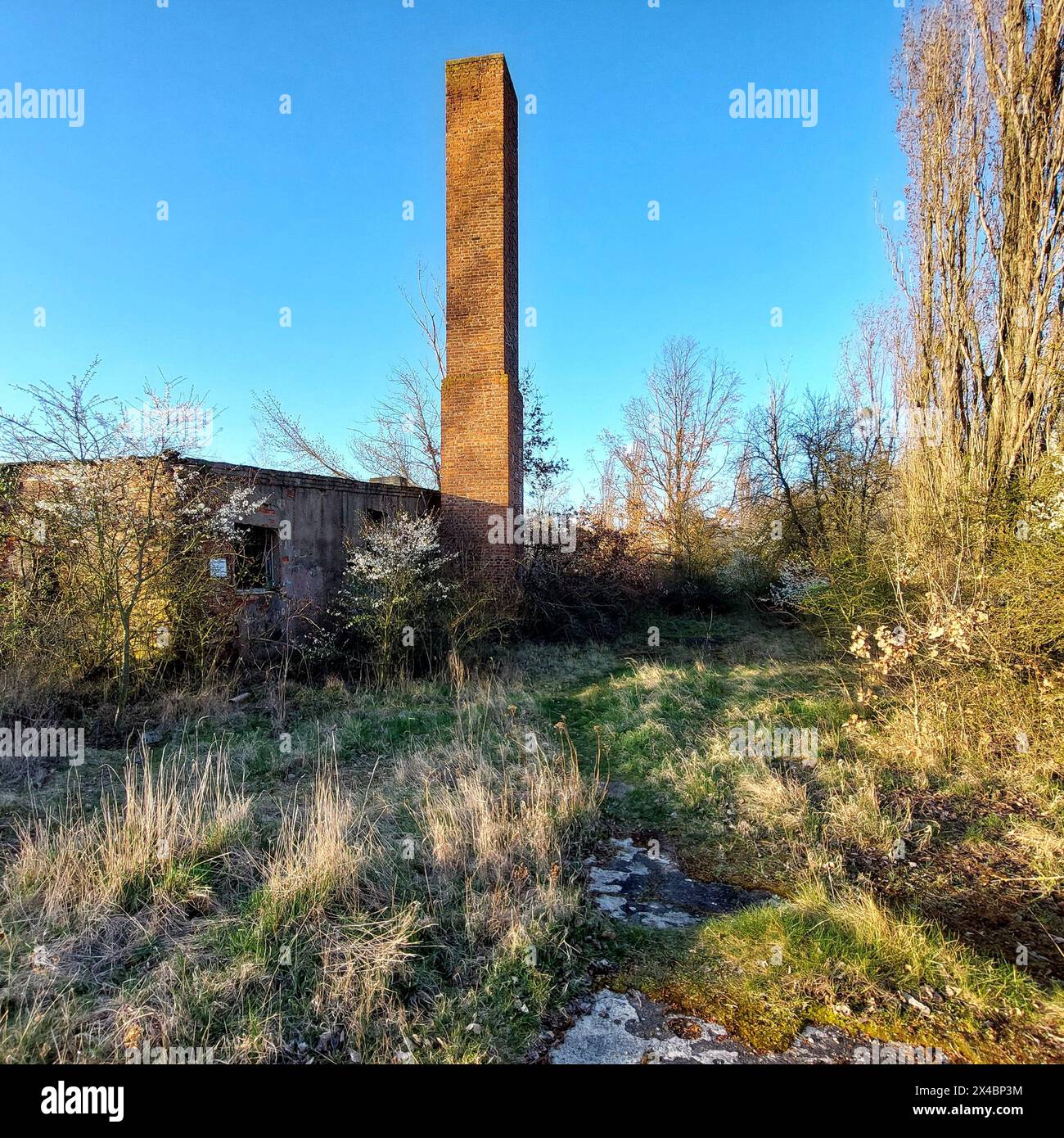 Broken smokestack hi-res stock photography and images - Alamy