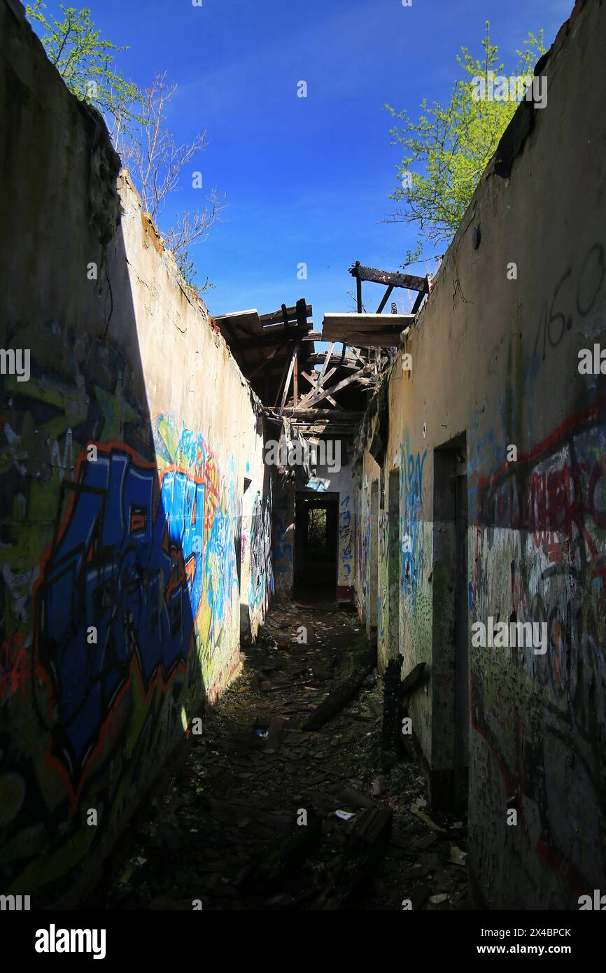 Building without a roof hi-res stock photography and images - Alamy