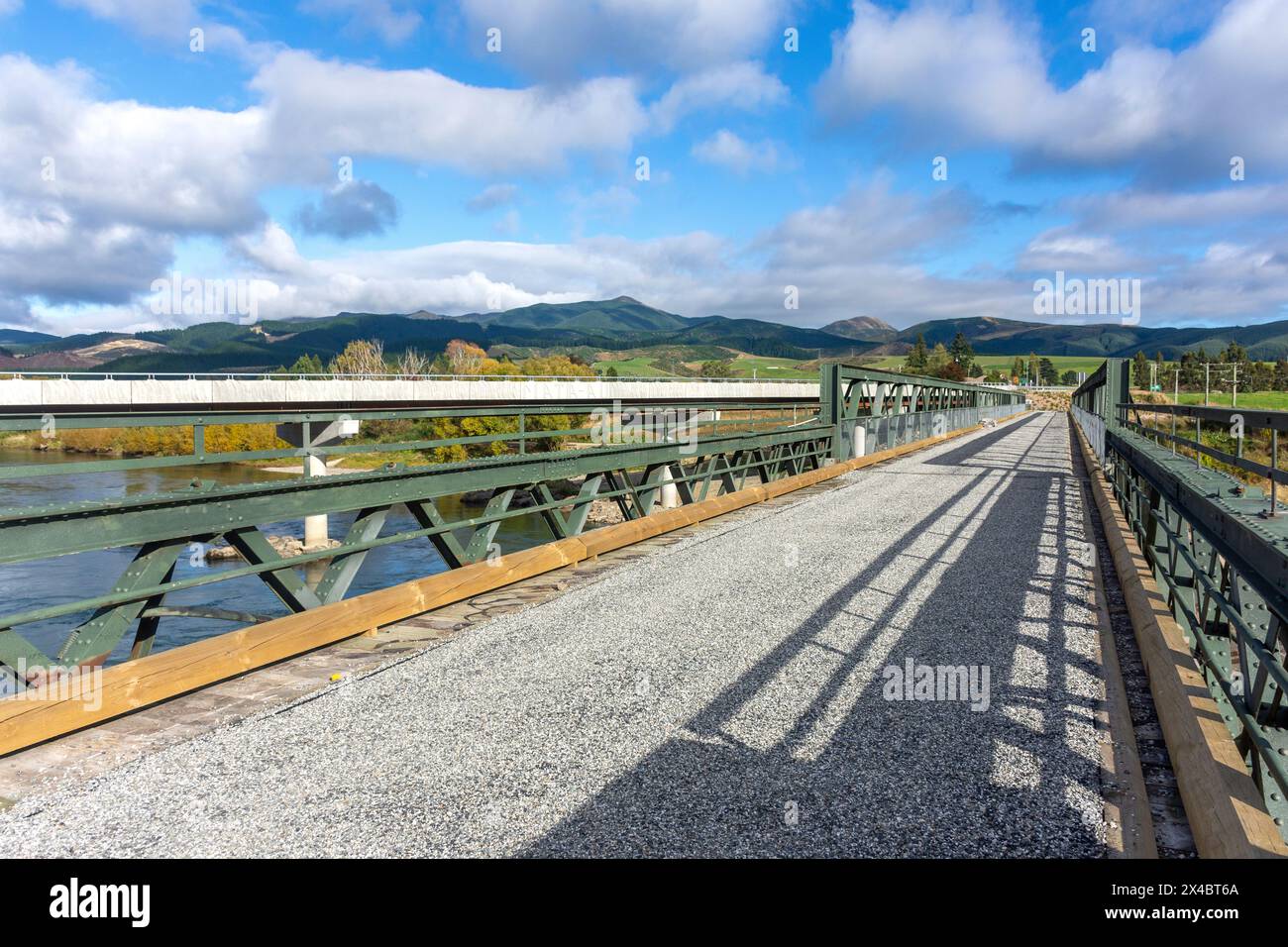 Old Beaumont Bridge across River Clyde, State Highway 8, Beaumont ...