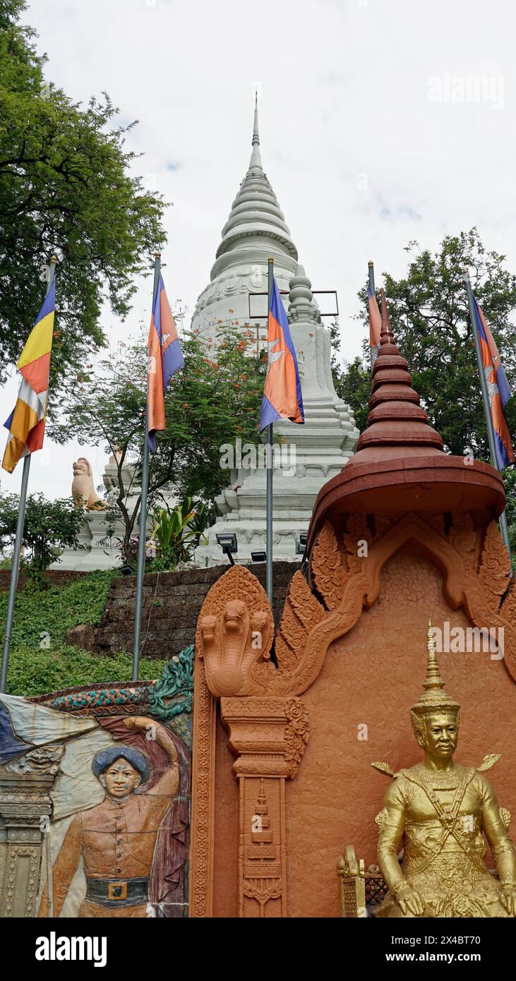 wat phnom temple in phnom penh in cambodia Stock Photo - Alamy