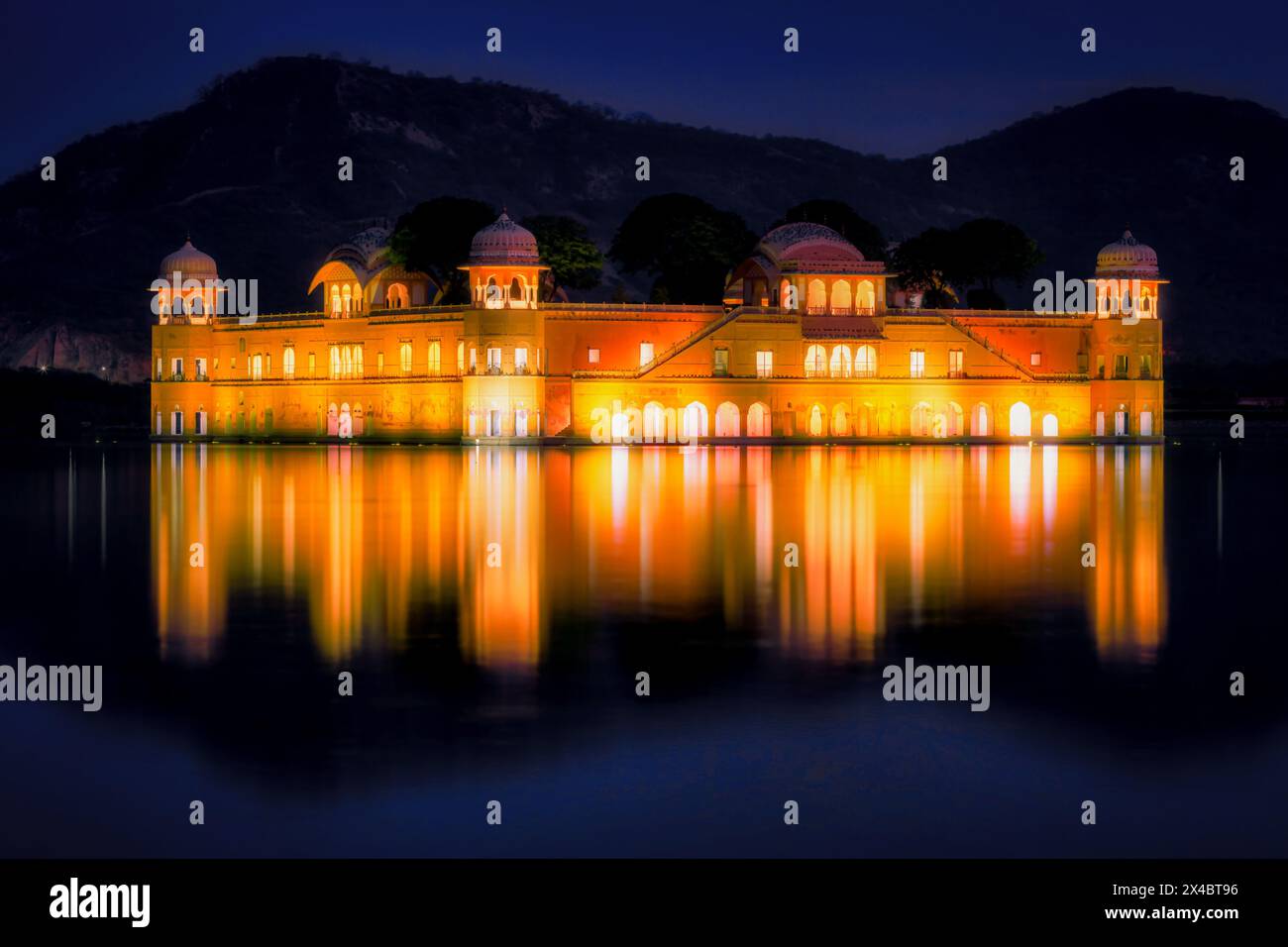 Water Palace Jal Mahal at sunset, Jaipur, Rajasthan, India Stock Photo ...