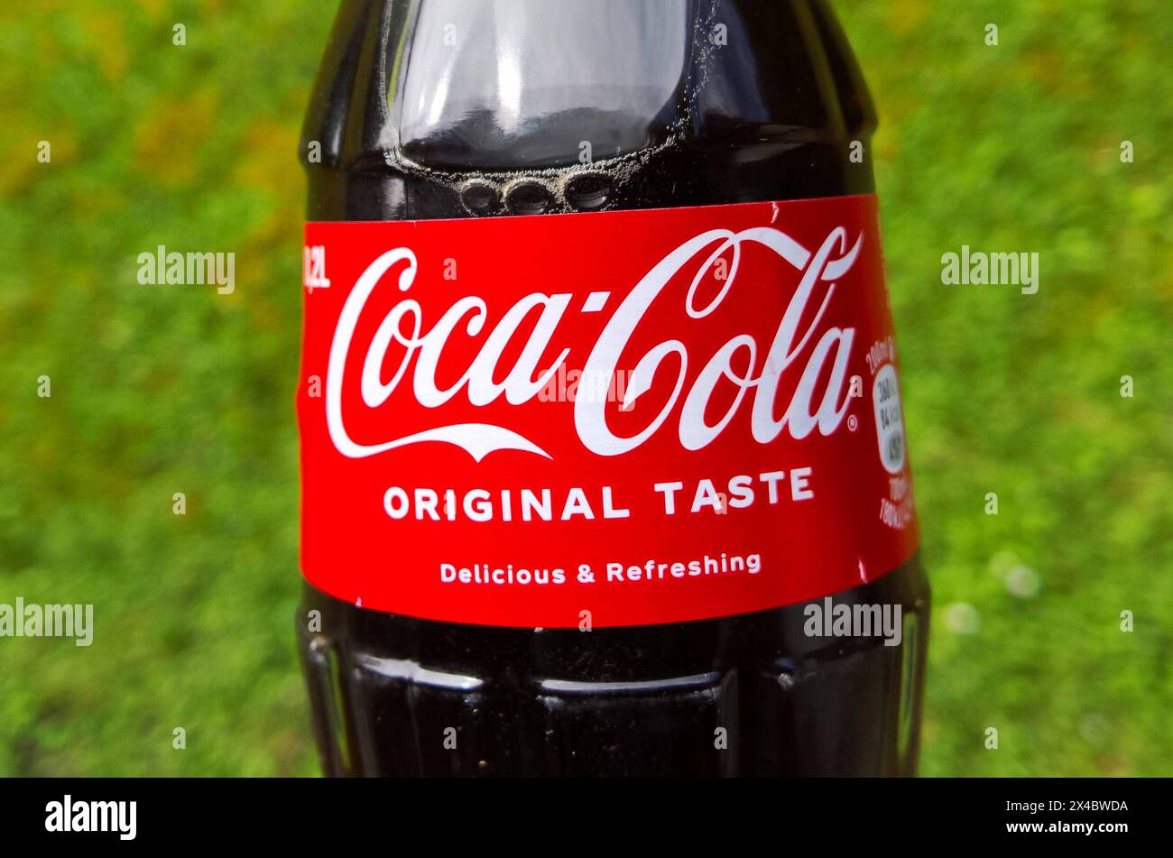 Logo Der Coca Cola Flasche Coca Cola Geht Den Mehrweg