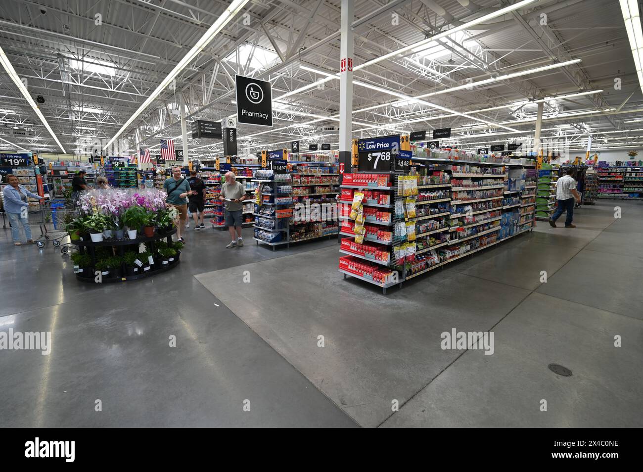The Inside of a Walmart store Stock Photo - Alamy