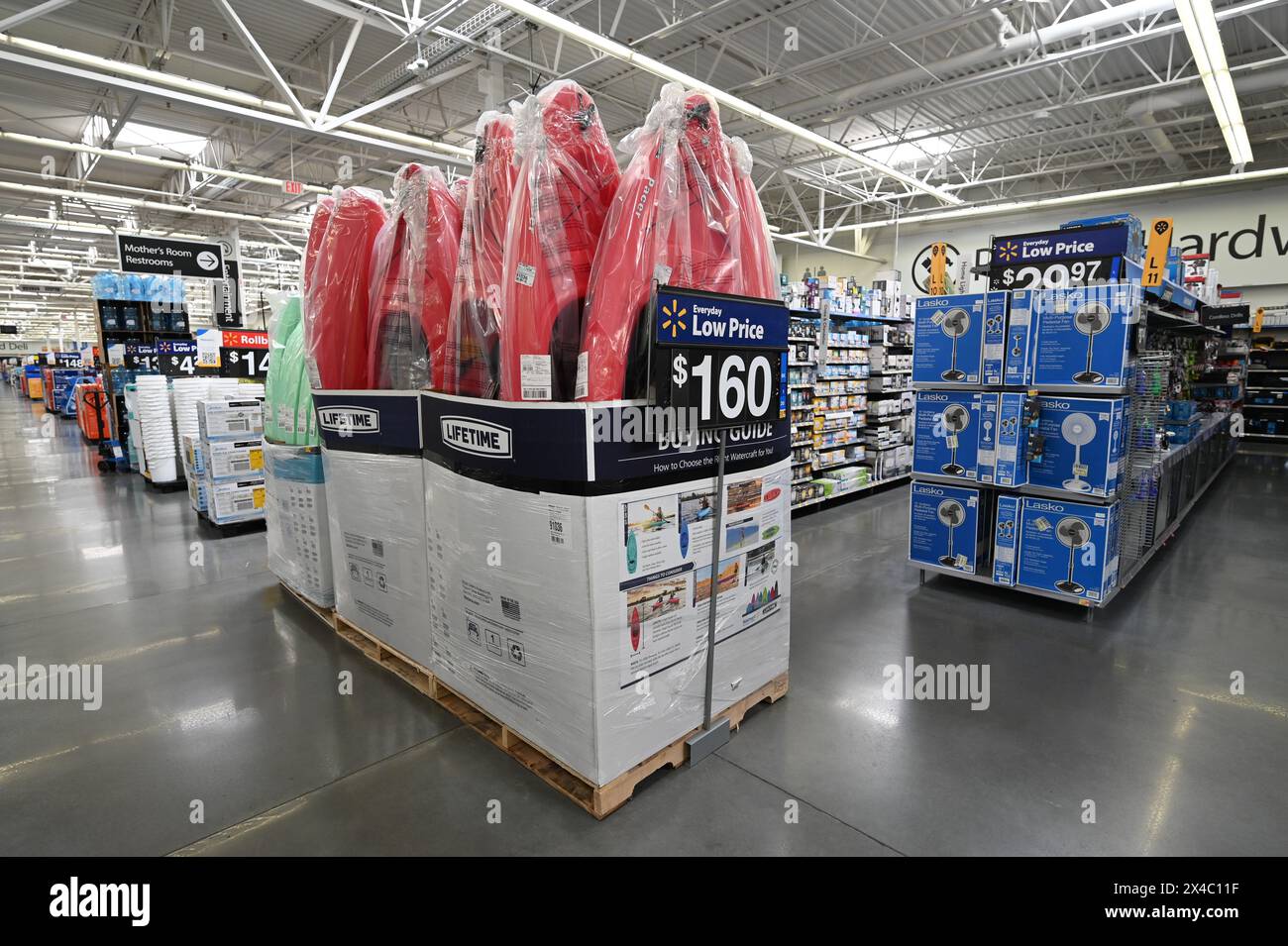 The Inside of a Walmart store Stock Photo - Alamy