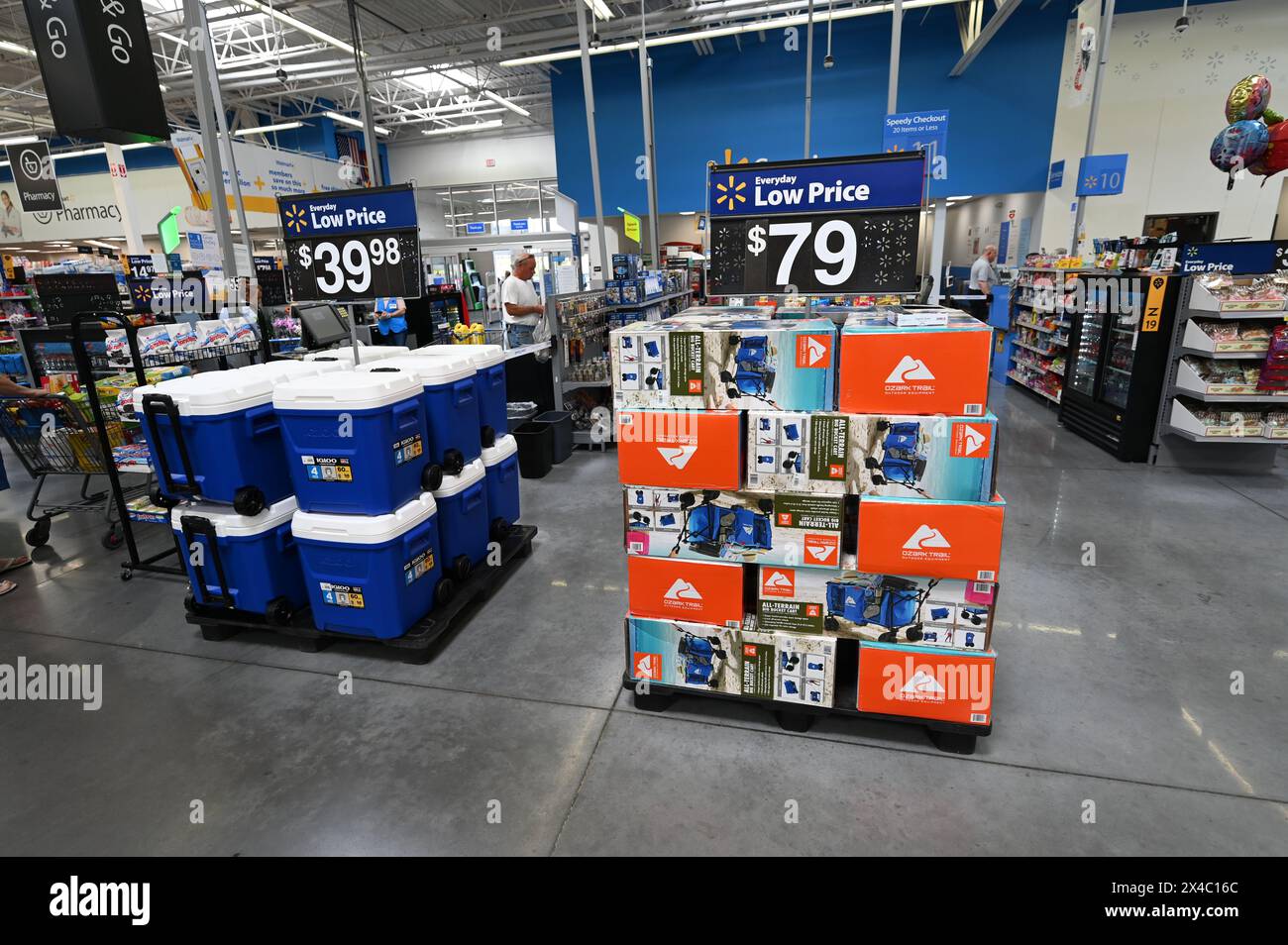 The Inside of a Walmart store Stock Photo - Alamy
