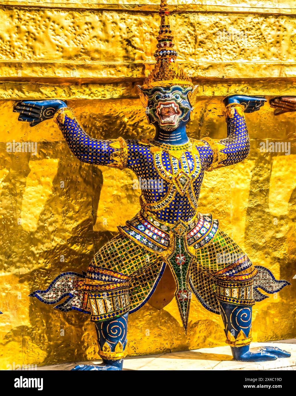 Colorful guardians statue gold stupa pagoda, Grand Palace, Bangkok ...