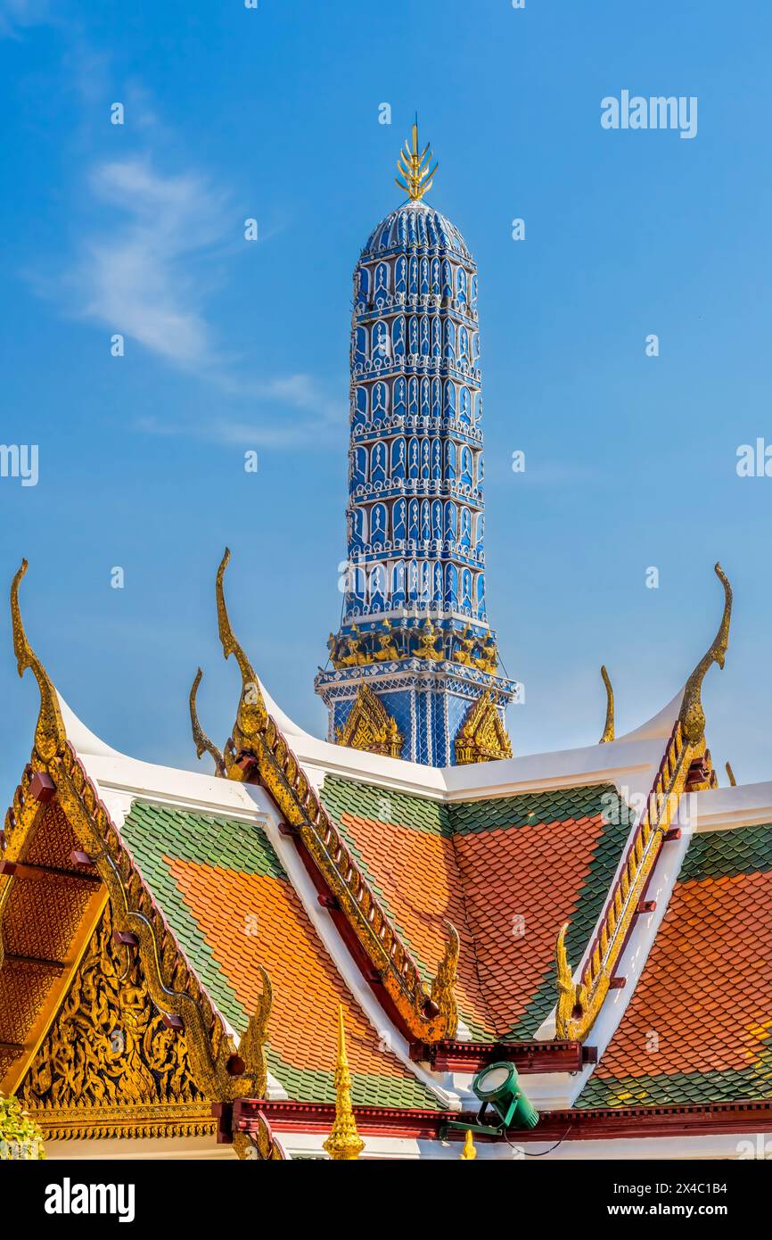 Colorful Porcelain Stupa Prang roofs, Grand Palace, Bangkok, Thailand ...