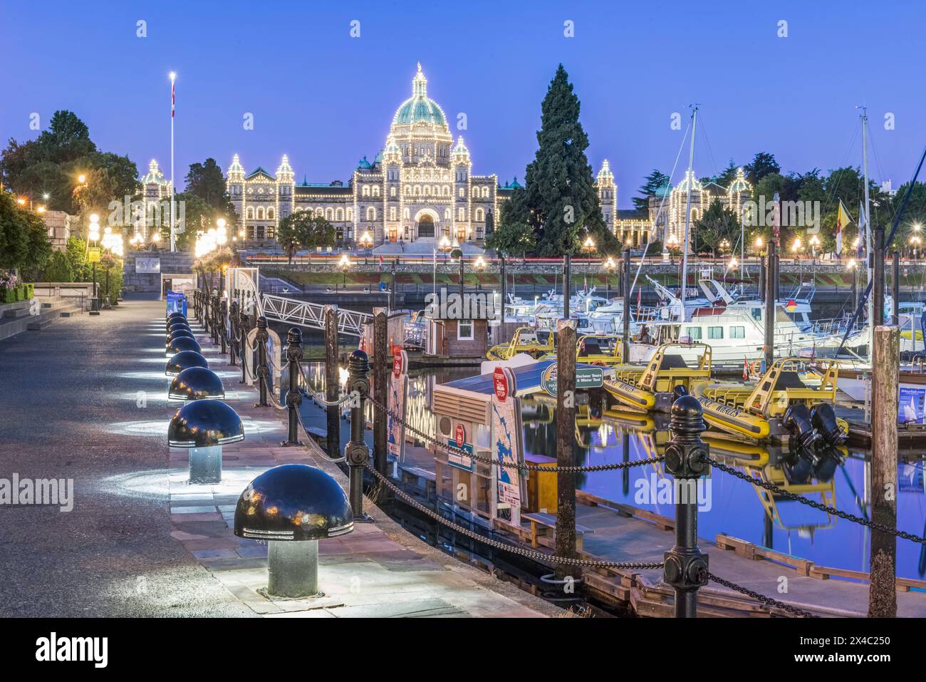 Victoria british columbia inner harbor hi-res stock photography and ...