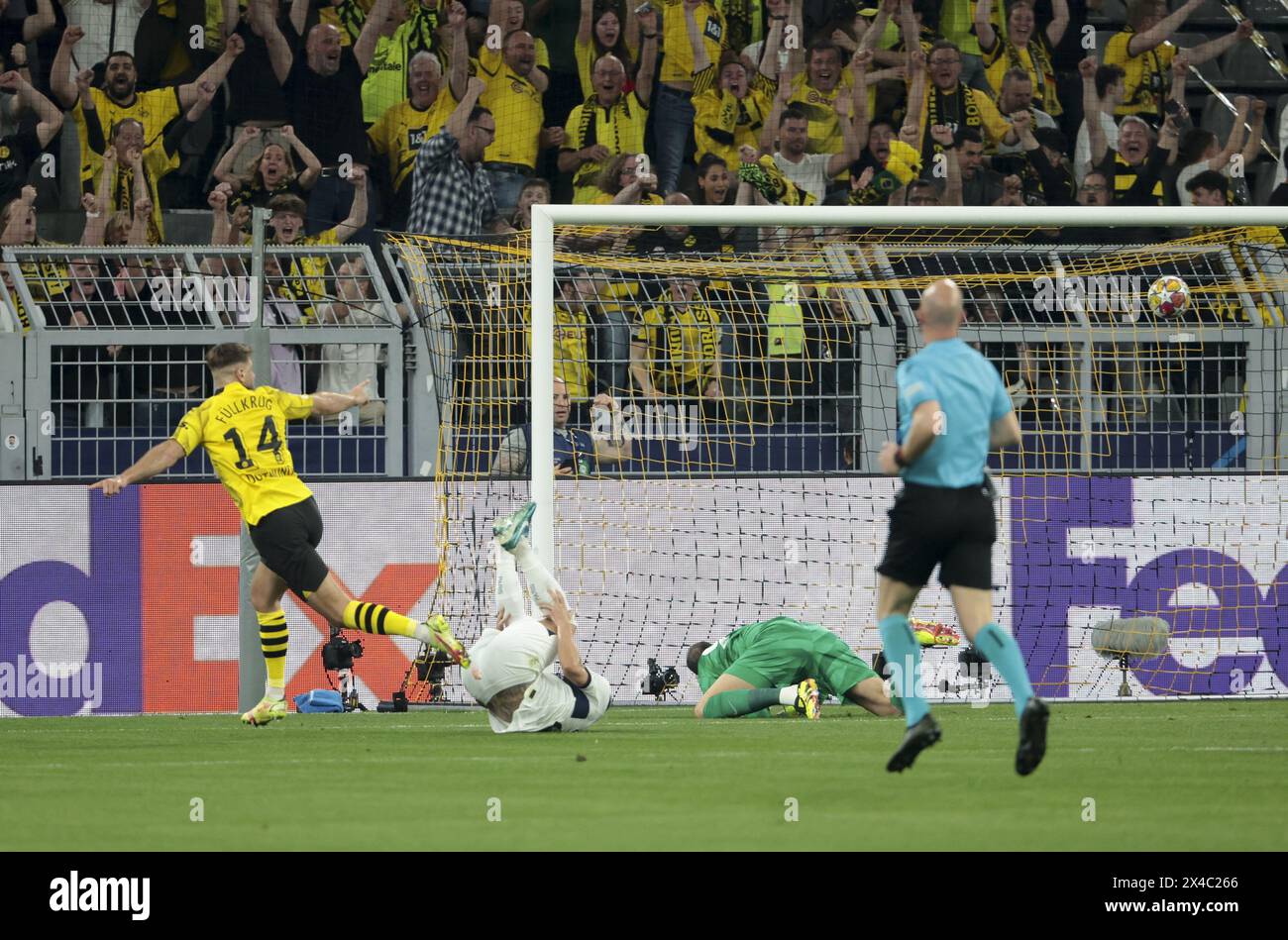 Niclas Fullkrug of Dortmund scores his goal during the UEFA Champions ...