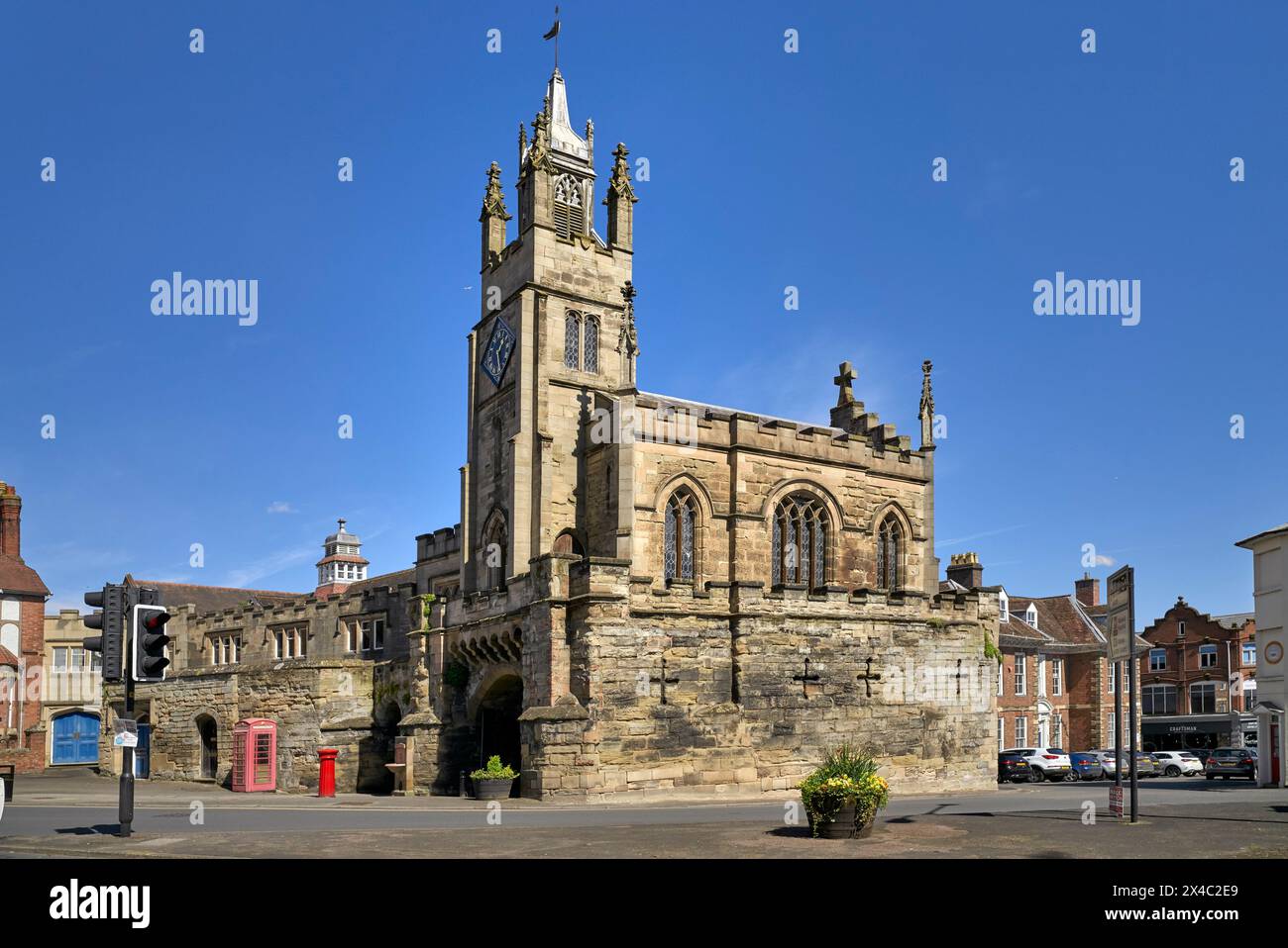East Gate, Warwick Town, a 14th-century gateway topped by a 15th ...