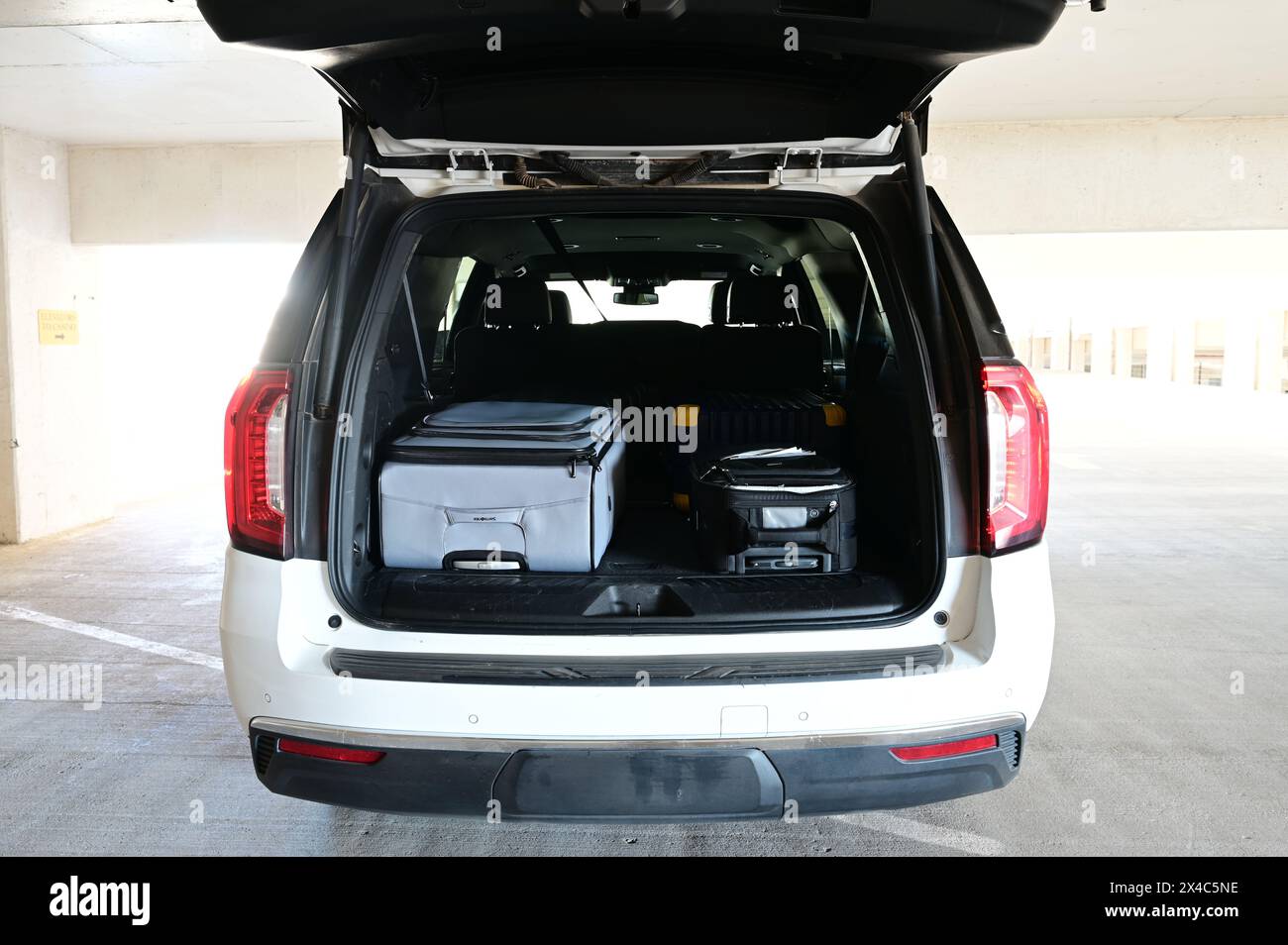 Gmc yukon slt hi-res stock photography and images - Alamy