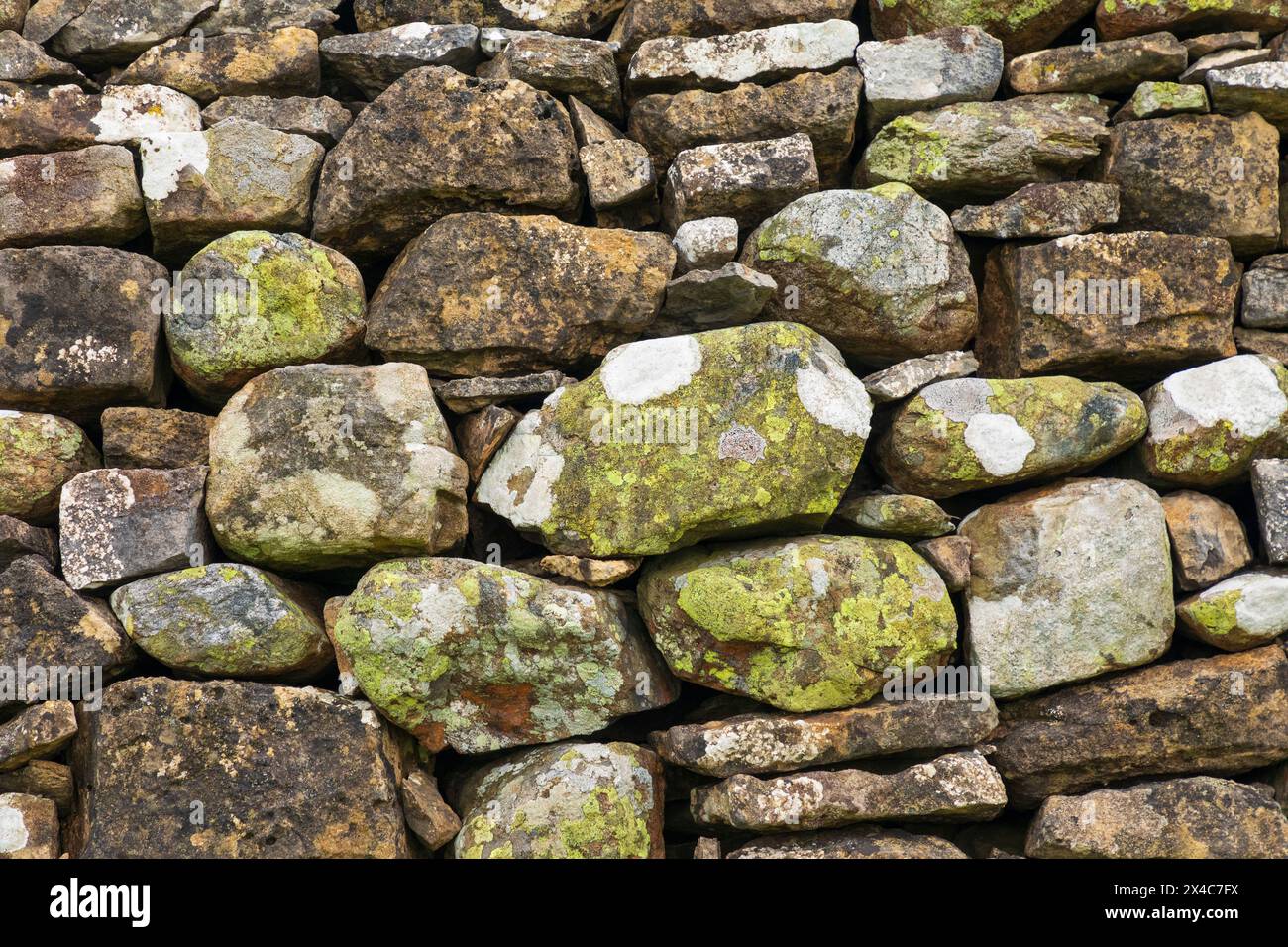 Grey stone walls hi-res stock photography and images - Alamy