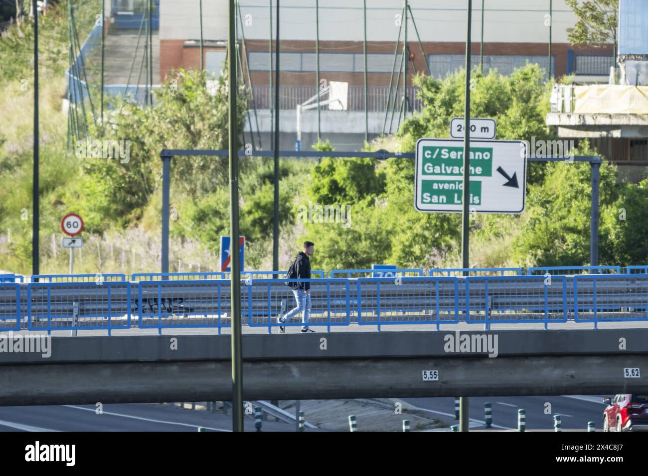 Pedestrian road overpass hi-res stock photography and images - Alamy