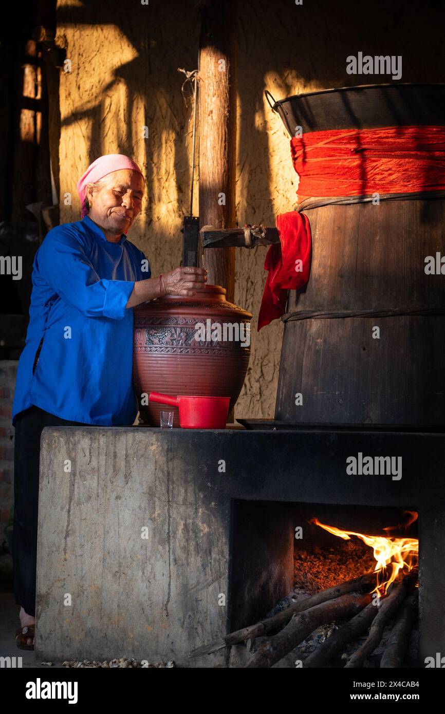 Ruou gao hi-res stock photography and images - Alamy