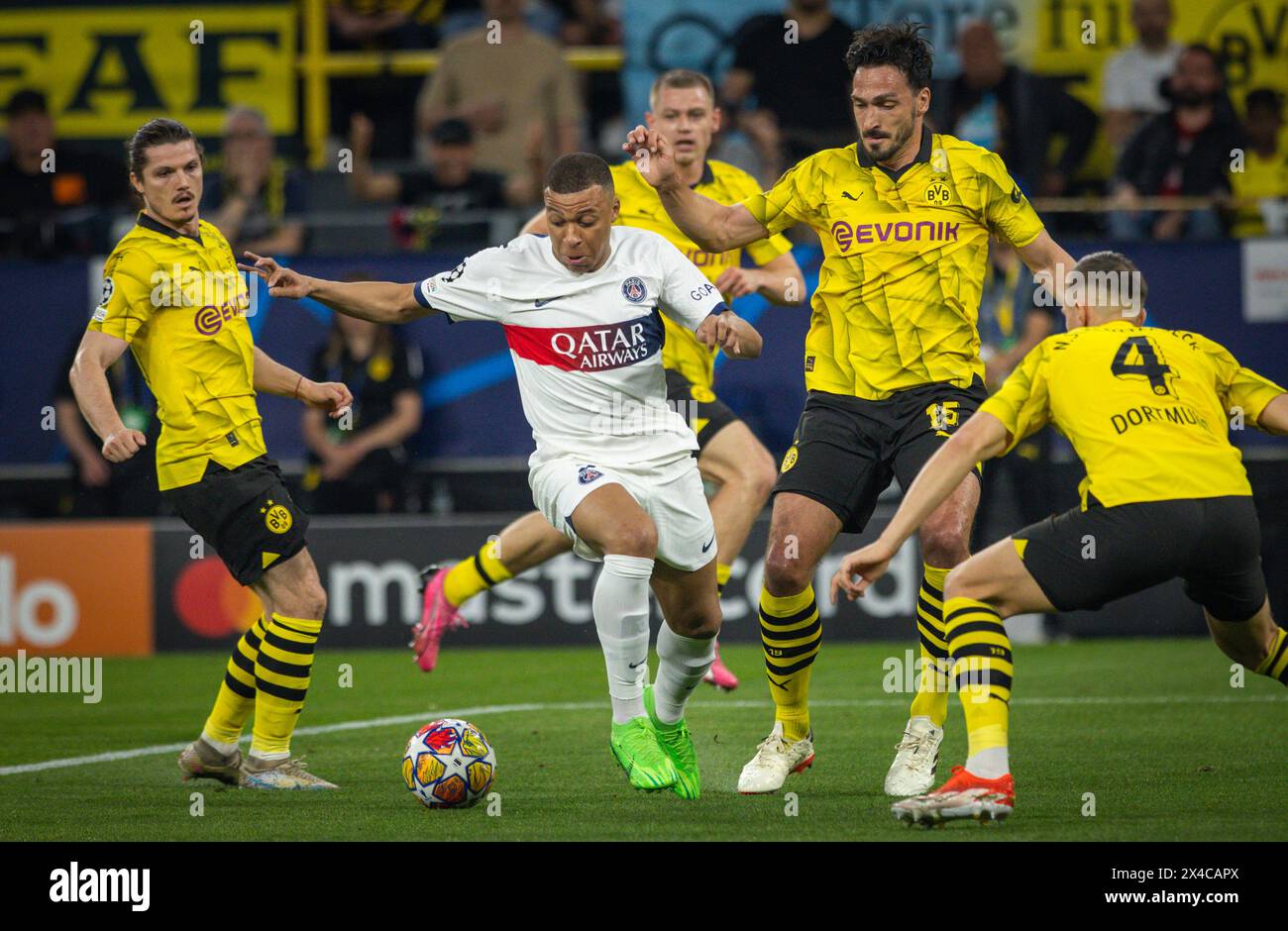 Dortmund, Germany. 01st Mai 2024. Kylian Mbappe (Paris) Nico Schlotterbeck (BVB) Mats Hummels ...