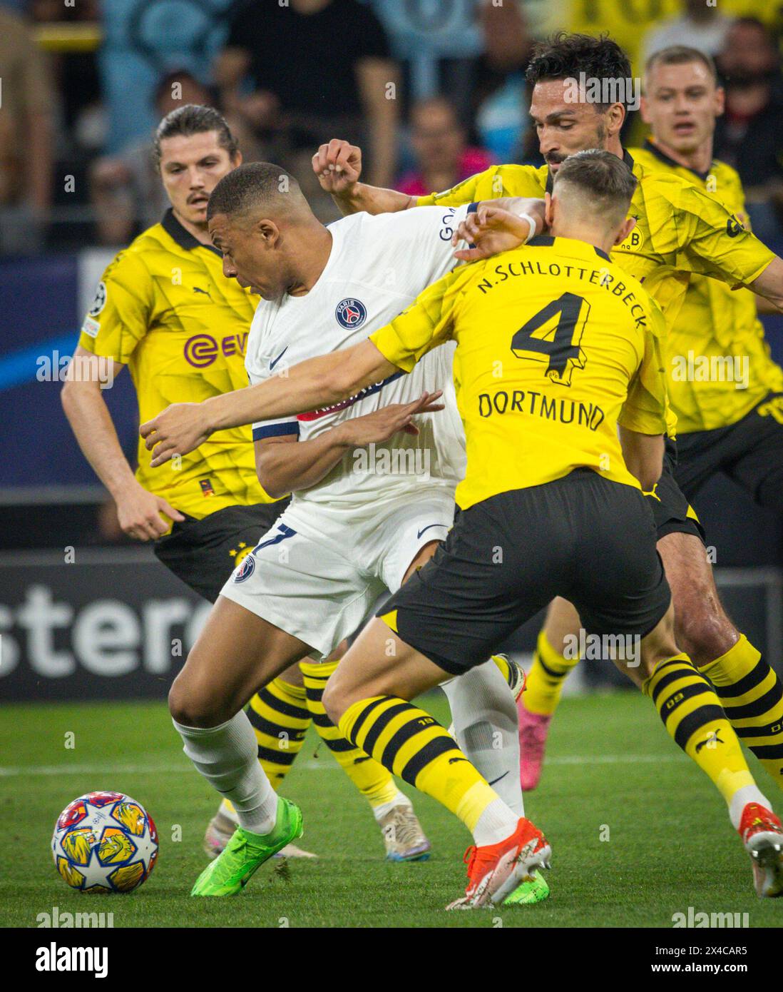 Dortmund, Germany. 01st Mai 2024. Kylian Mbappe (Paris) Nico Schlotterbeck (BVB) Mats Hummels ...