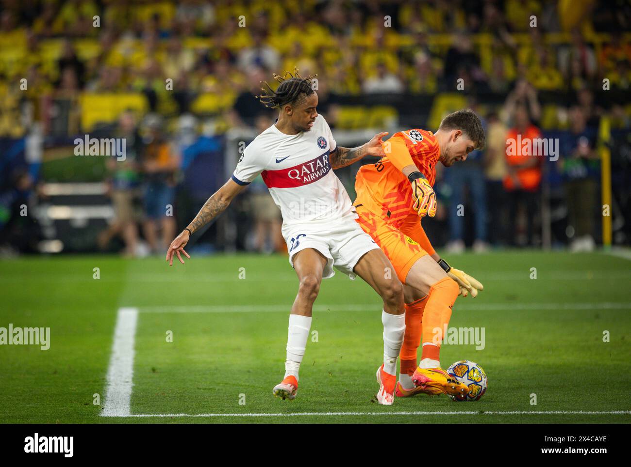 Dortmund, Germany. 01st Mai 2024. Bradley Barcola (Paris) Torwart ...