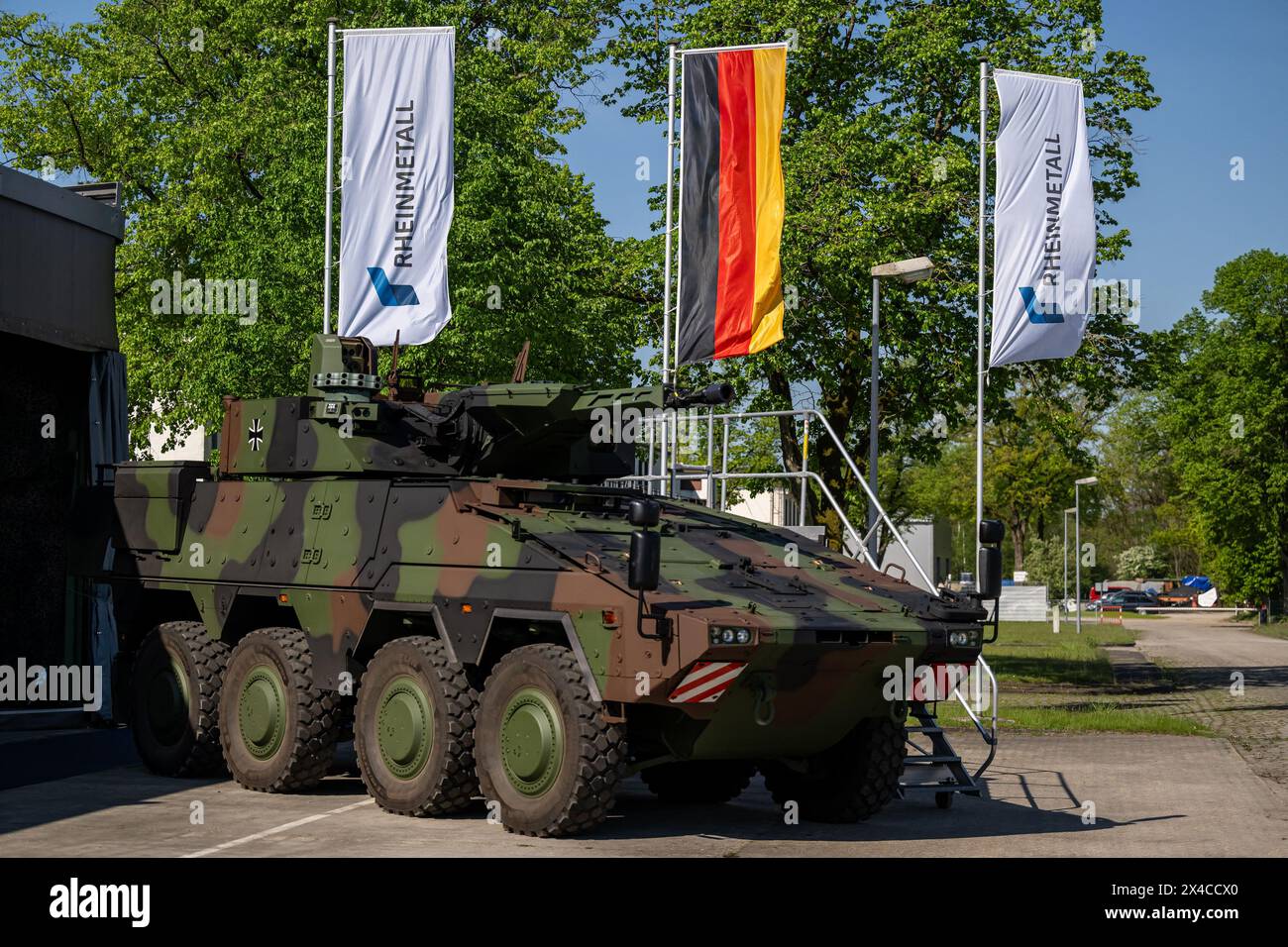 02 May 2024, Lower Saxony, Unterlüß: A Boxer wheeled armored infantry ...