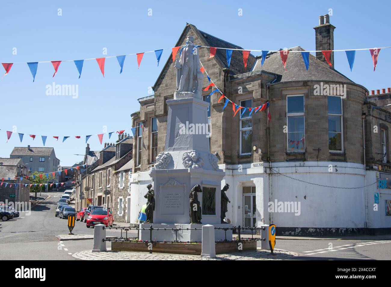 Views of Selkirk, with the Mungo Park monument in The Scottish Borders ...
