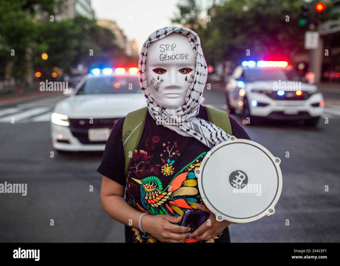 Palestinian wearing palestinian traditional keffiyeh hi-res stock ...
